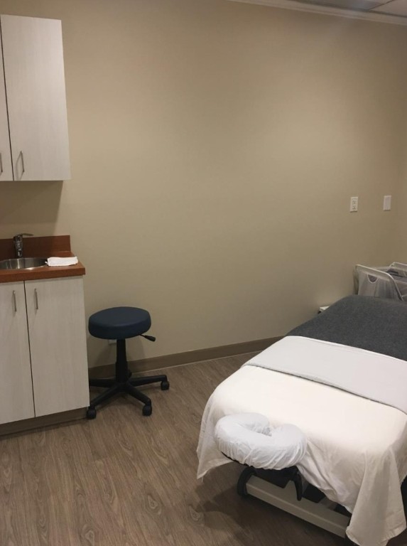 Yi Li Massage Therapist Burnaby Lumino Health
